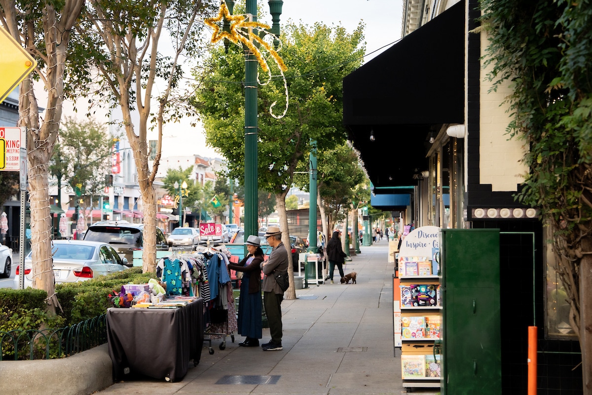 12 Days of Alameda 2025 Starts November 29 – Shop and Dine Local